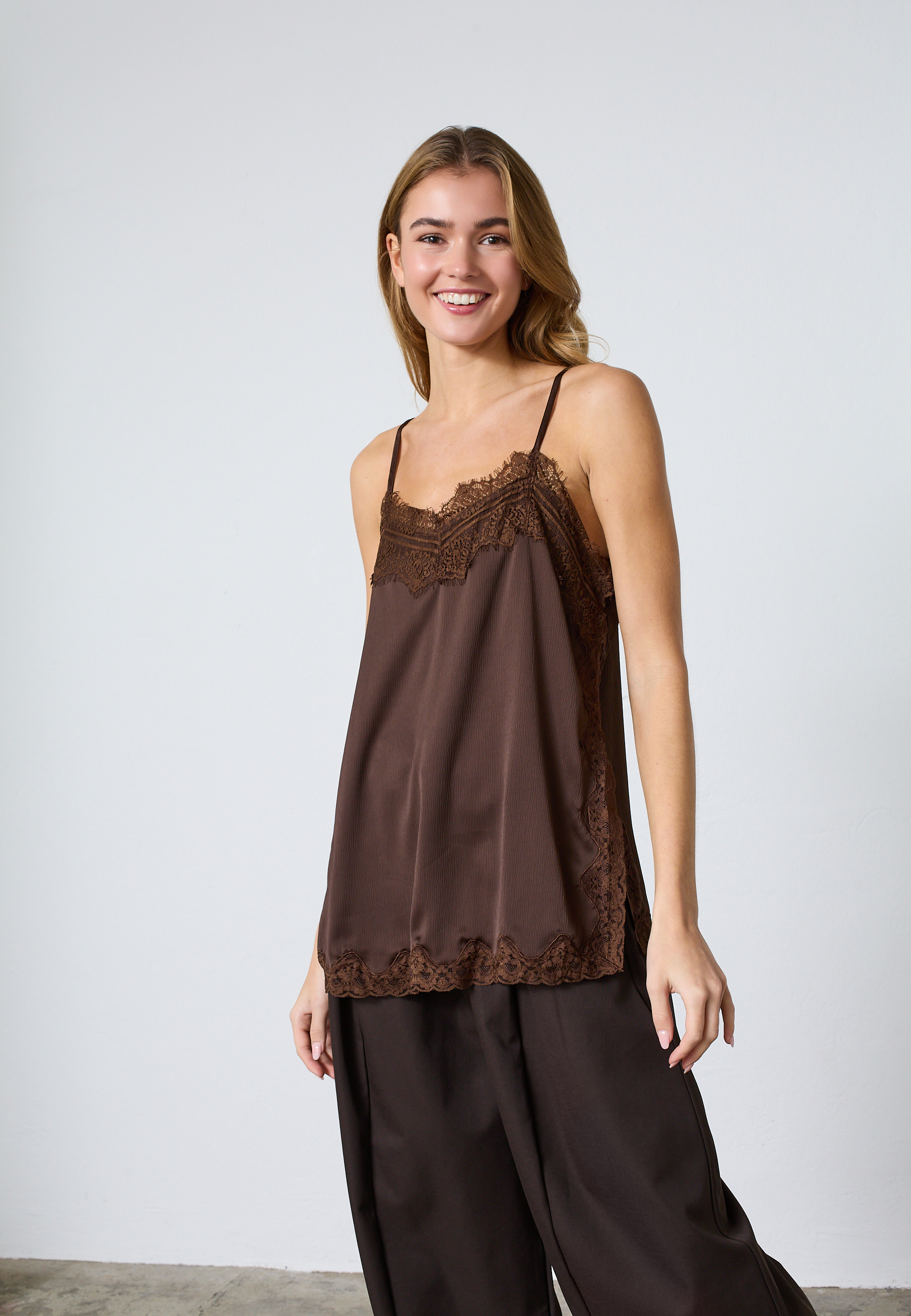 Sisters Point - Køb SISTERS POINT ISOLDE-ST1. Hurtig levering. Bestil i dag